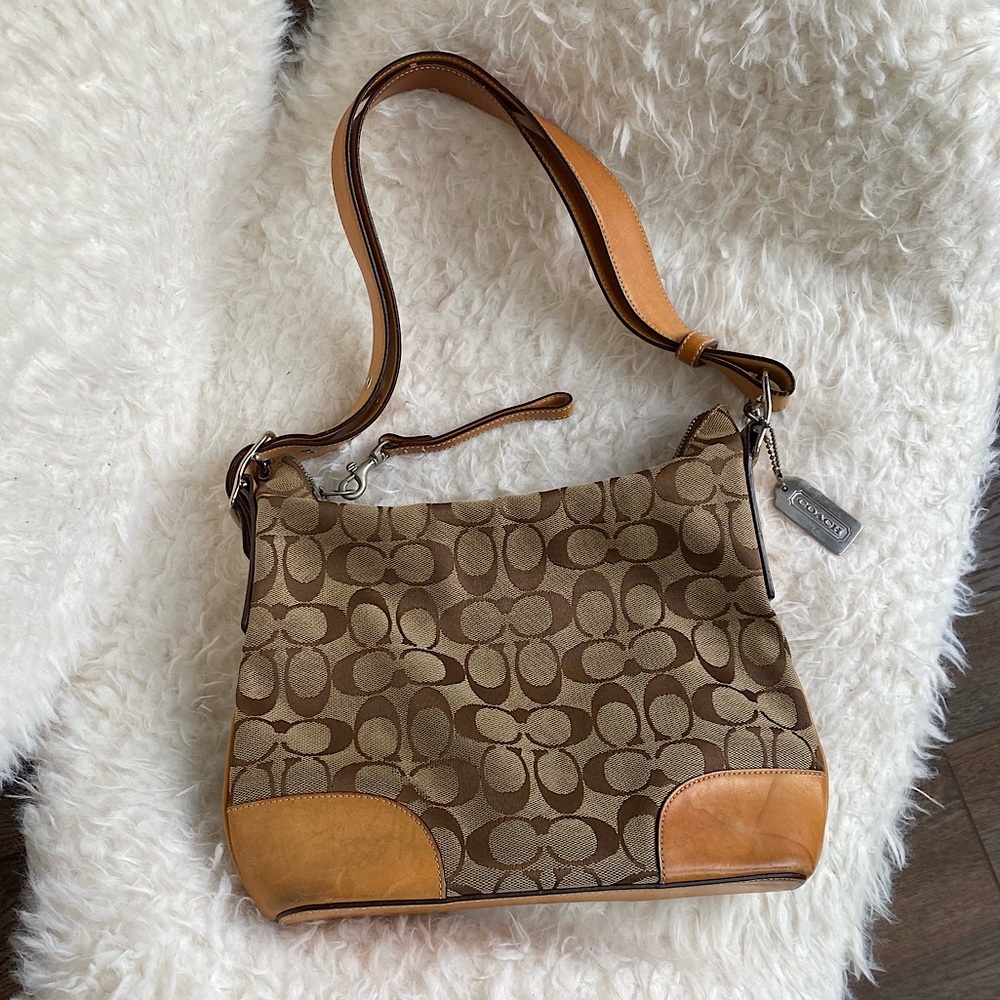 Coach Signature Leather And Canvas Shoulder Bag - Gem